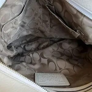 Coach | Bags | Coach 428 Off White Pebbled Leather Shouldercross Body ...